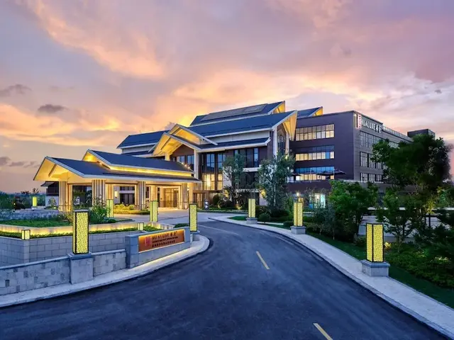 Туры в отель HUALUXE Suzhou Bay Hot Spring Resort by IHG 2*, Китай, Уси ...